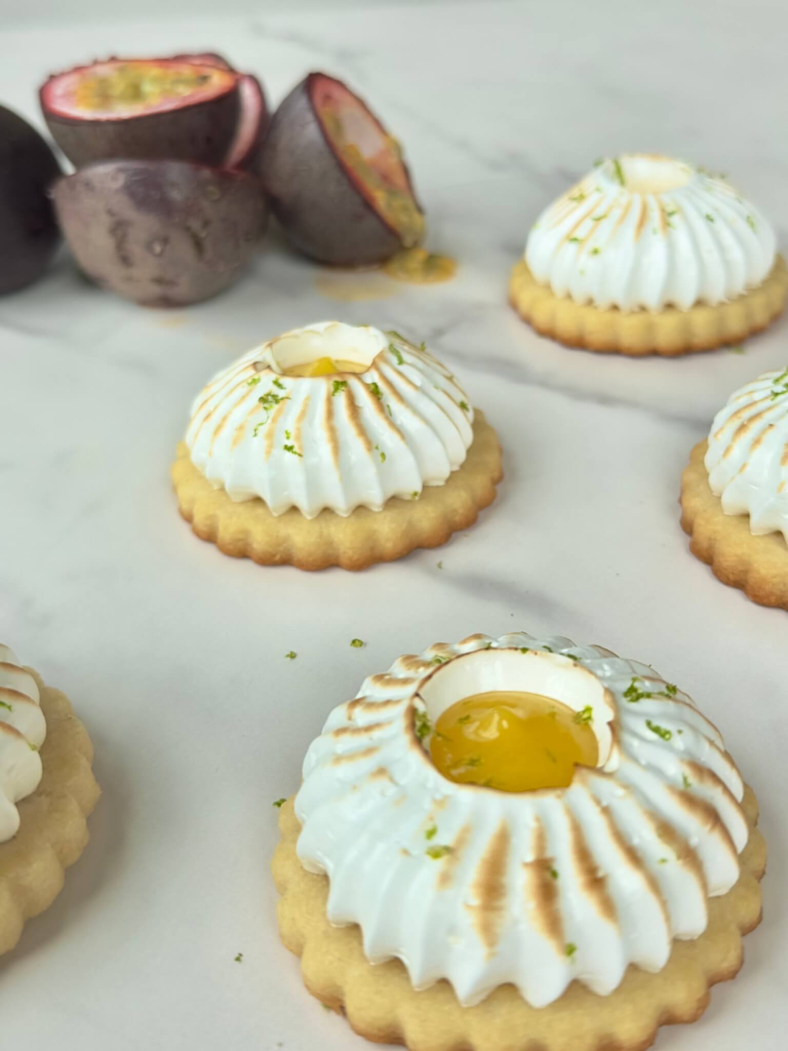 Plugrà - Passion Fruit Meringue Cookies